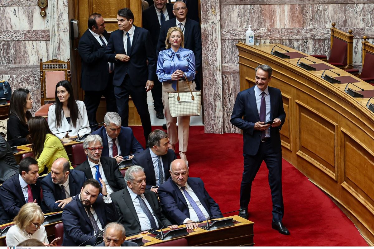 LIVE: Η εκλογή του νέου προεδρείου της Βουλής