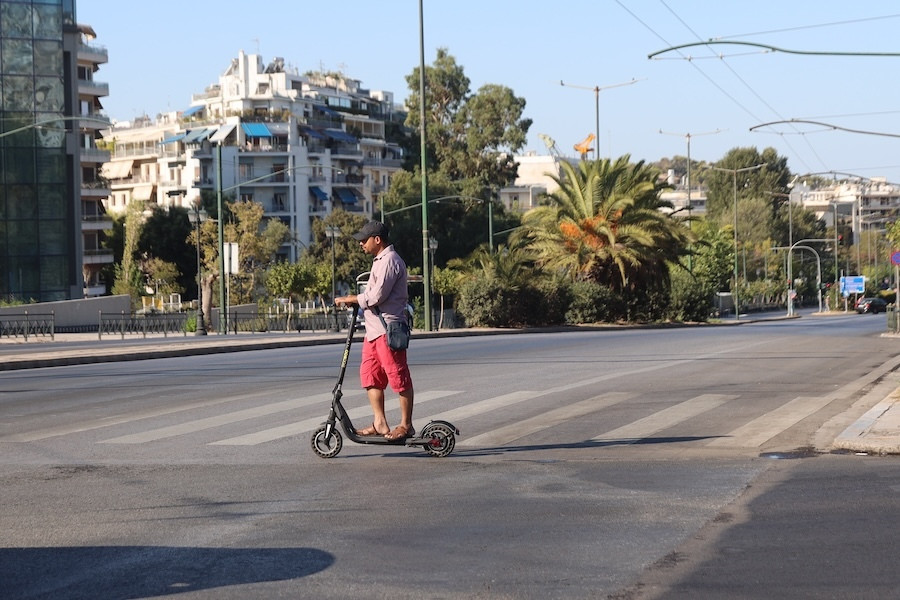 Άδεια πόλη η Αθήνα τον Δεκαπενταύγουστο – Δείτε εικόνες από την έρημη ...