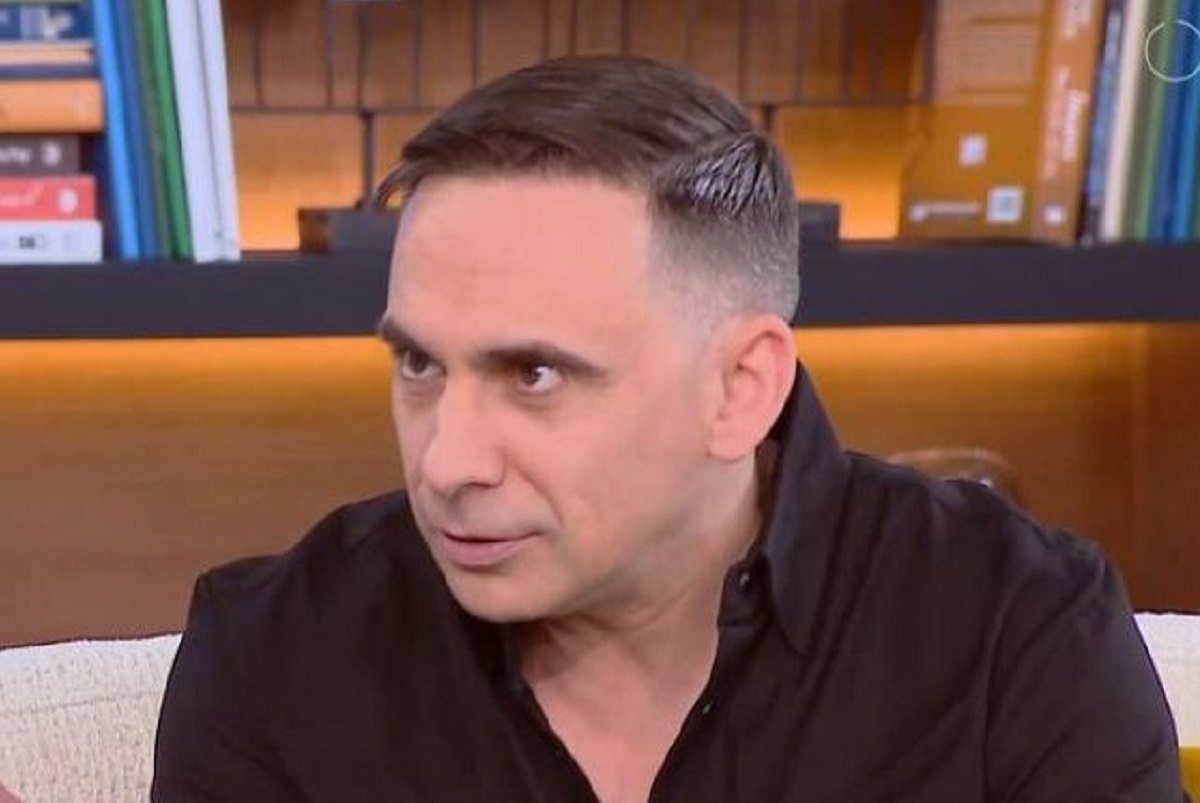 Μάκης Παπασημακόπουλος: Οι αυτοσχεδιασμοί, ο ρόλος στο «Έχω Παιδιά», η ...
