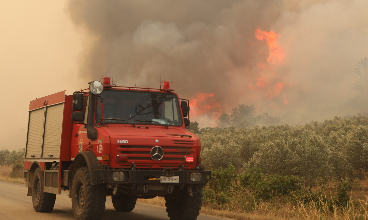 Φωτιά τώρα στην Αρκαδία - Κοντά σε κατοικημένη περιοχή