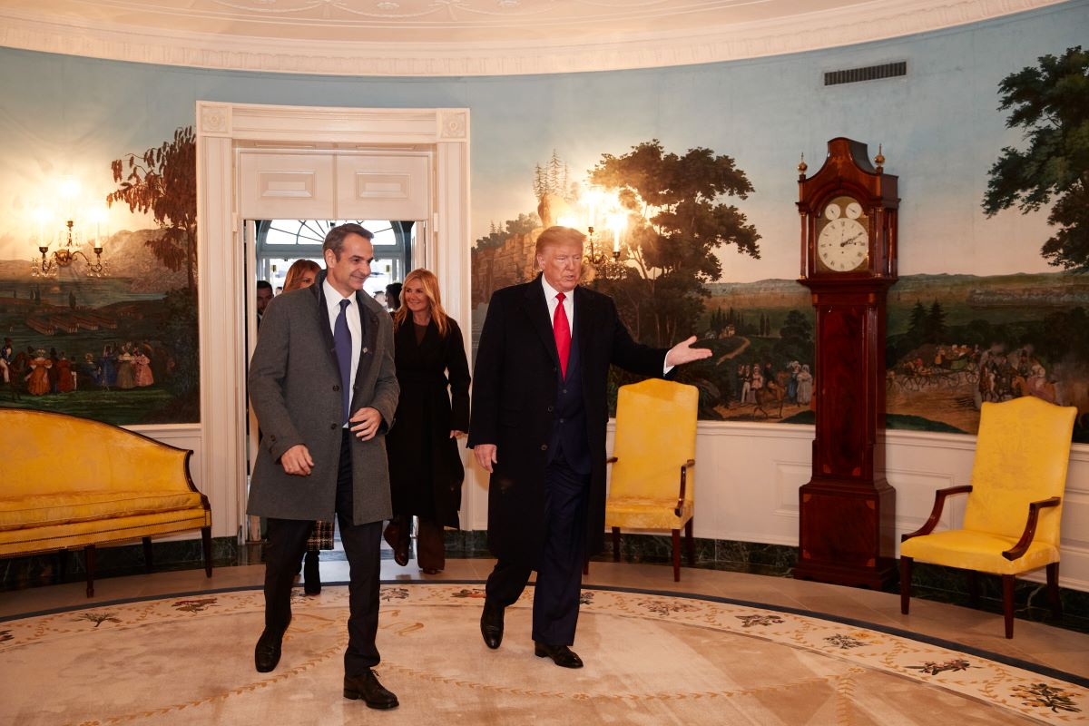Επικίνδυνες ανατροπές για Ελλάδα και Ευρώπη από το «σοκ και δέος» του Τραμπ