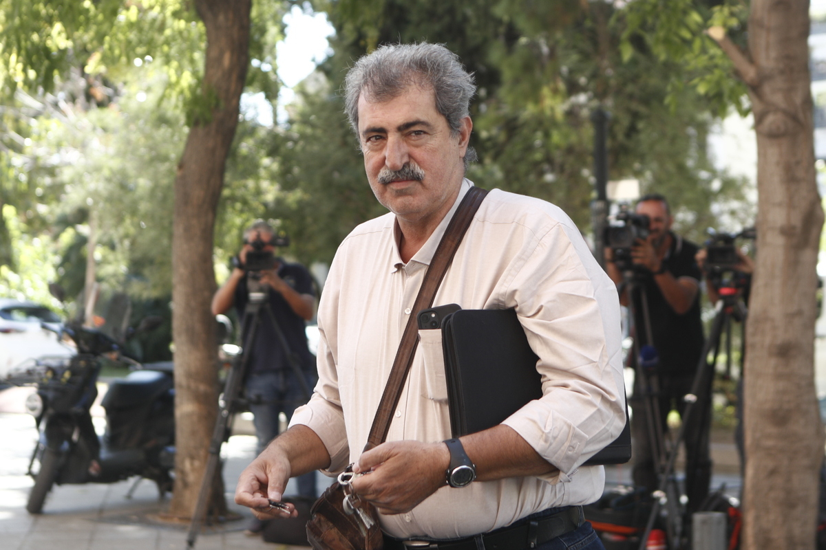 Πολάκης: Να αποσυρθούν άμεσα τα εξώδικα και να σταματήσει η ...