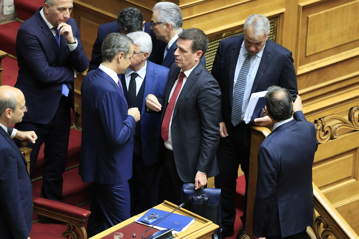 Παρά τα φροντιστήρια το… ταμείο είναι μείον - Πόσοι βουλευτές της ΝΔ ...