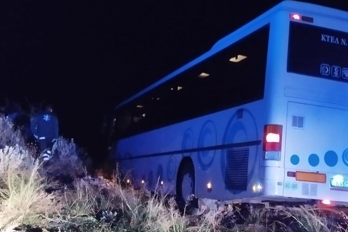 Εικόνες σοκ από την Αρκαδία: Νεκρός ο οδηγός του ΚΤΕΛ που έπαθε ανακοπή ...