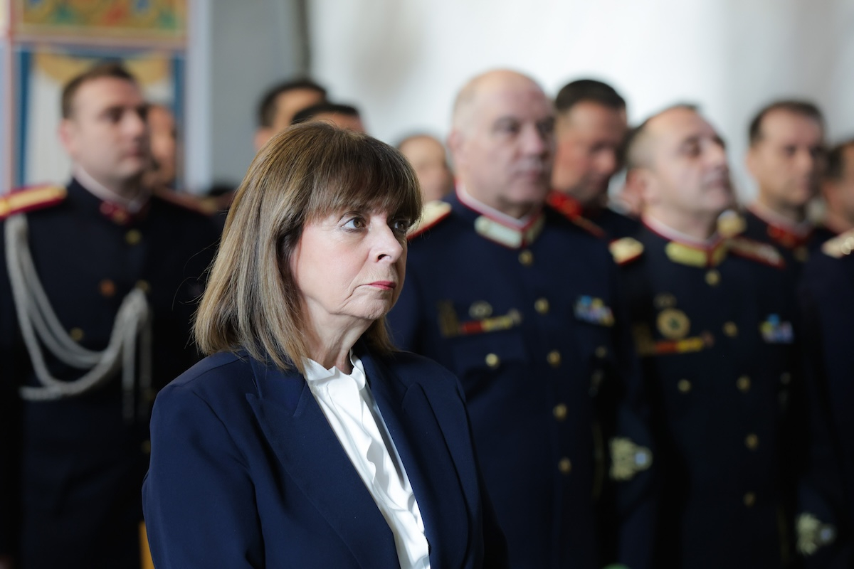 Κατερίνα Σακελλαροπούλου: «Το φως της αγάπης και της ειρήνης να ...
