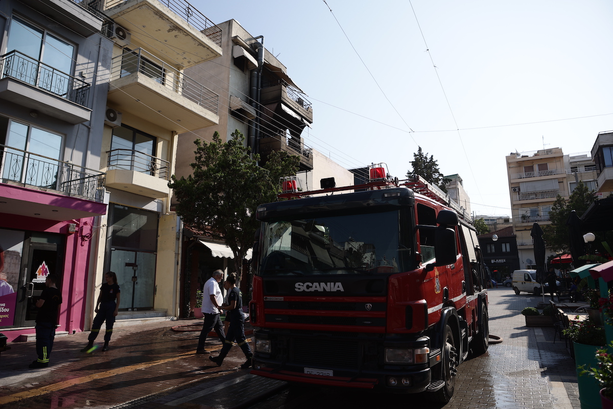 Φωτιά τώρα σε διαμέρισμα στην Αθήνα