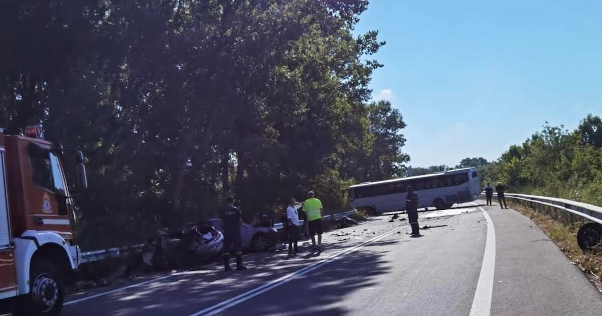 Σοκαριστικό τροχαίο στην Ξάνθη: Ι.Χ. «καρφώθηκε» σε λεωφορείο – 4 ...