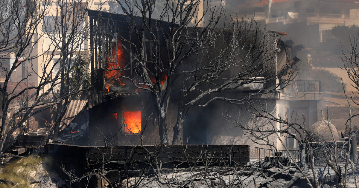 Φωτιά στο Θυμάρι: Πώς ξεκίνησε η καταστροφική πυρκαγιά που έκαψε σπίτια ...