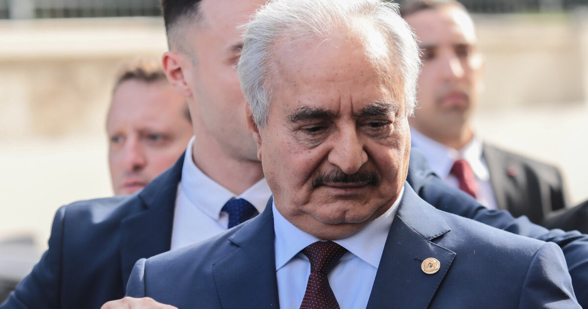 Διεθνής ταραξίας η Λιβύη του Χαφτάρ: Γιατί έδιωξε την ευρωπαϊκή ...