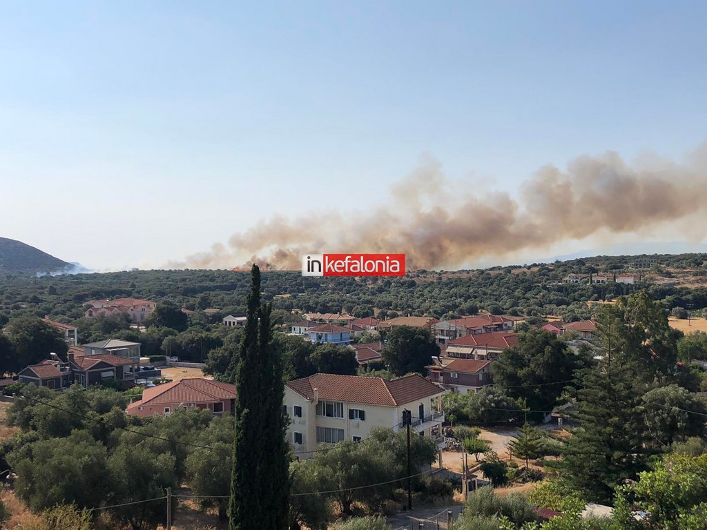 Φωτιά τώρα στην Κεφαλονιά: Εκκενώθηκαν τρία χωριά – «Οι φλόγες στα 10 ...
