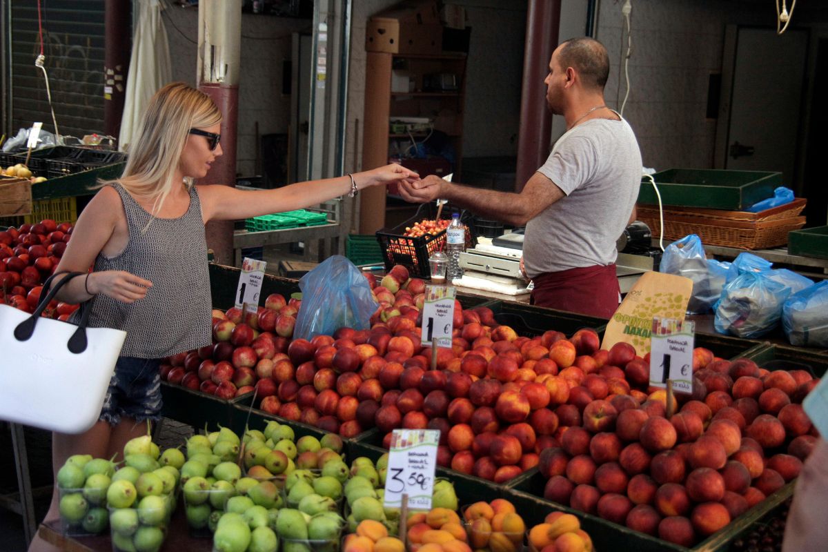 Σε πιάνει «τρέλα» με την ακρίβεια: Στα 20 ευρώ τα σύκα, διψήφιος ο ...