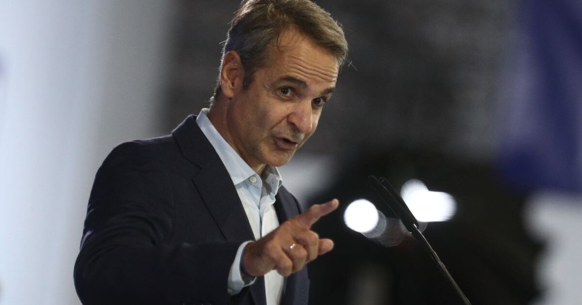 Νέες αιχμές Μητσοτάκη για «τα οικονομικά κέντρα που ελέγχουν Μέσα ...