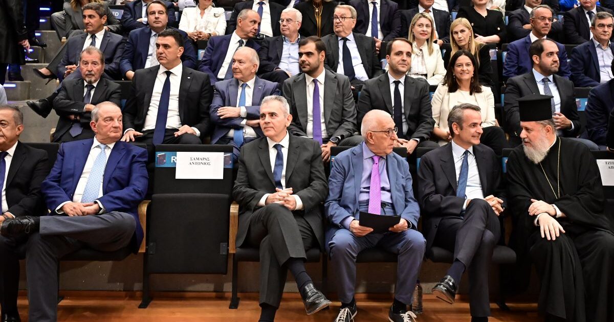 «Μια ωραία ατμόσφαιρα»: Μητσοτάκης - Καραμανλής, τα πηγαδάκια και η ...