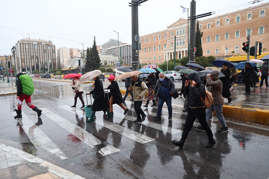 Kαιρός: Τρία βαρομετρικά χαμηλά μέχρι την Κυριακή - Προειδοποίηση ...